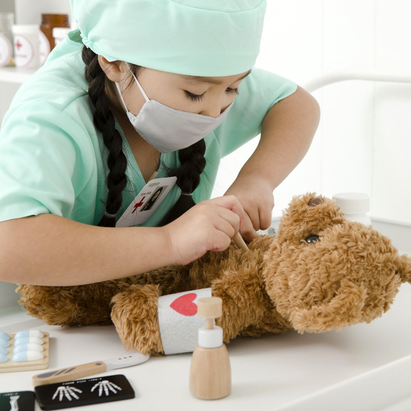 Iconic Toy - Wooden Surgeon Kit – littlewhimsy