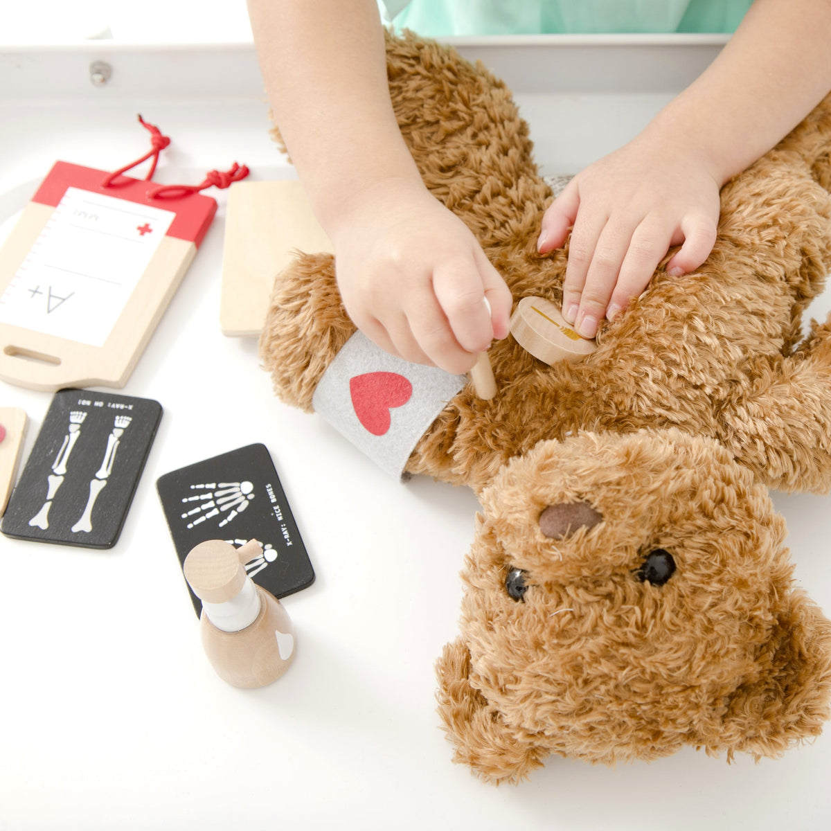 Iconic Toy - Wooden Surgeon Kit – littlewhimsy